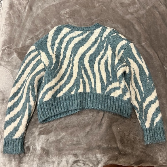 Zara | Sweaters | Zara Jacquard Knit Animal Pattern Sweater | Poshmark